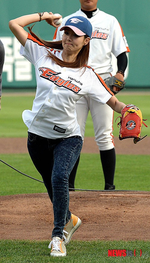 오정연 아나운서 시구.jpg : MLBPARK