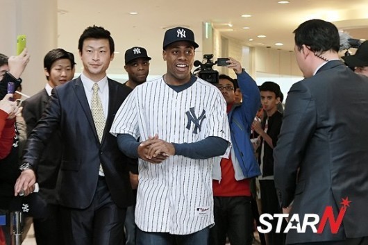 [NYY] 타임스퀘어 그랜더슨.jpg : MLBPARK