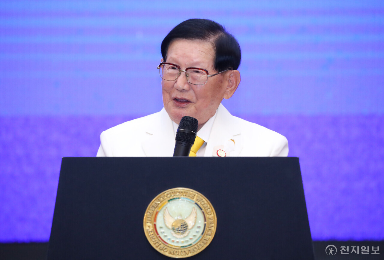 영화감독 이만희 (Lee Man-hee) - 인물, 경력, 약력 정보 제공